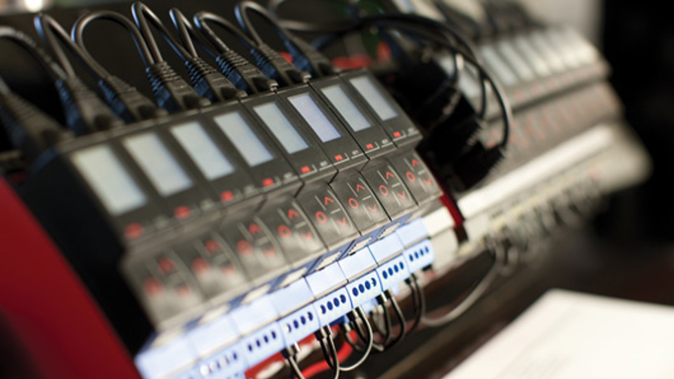 Signal conditioning devices for process industry